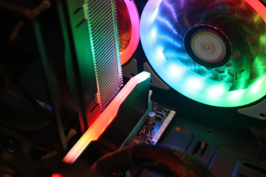 upHere RGB RAM memory heatsink review - MyRandomTechBlog.com